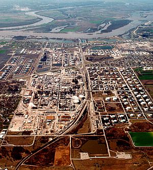 “The Phillips Explosion”Pasadena, TX: 1989 | The Pop History Dig